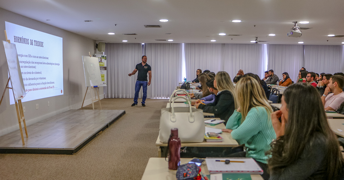 Dudu Haluch ministra módulo da Pós de Nutrição Clínica no IESPE
